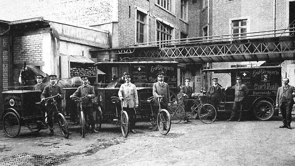 Symbolischer Spatenstich zum 3. Standort in Karlsruhe - Carl ROTH