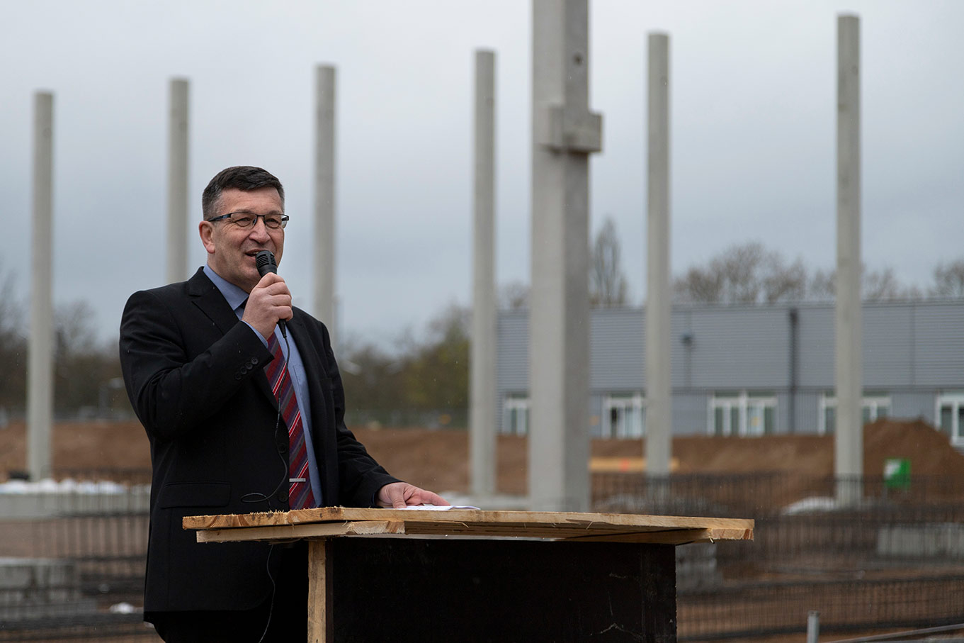 Symbolischer Spatenstich zum 3. Standort in Karlsruhe - Carl ROTH